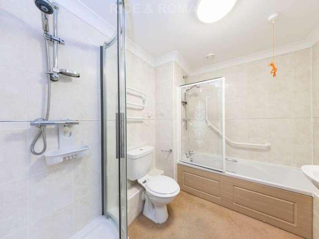 2 bed property for sale