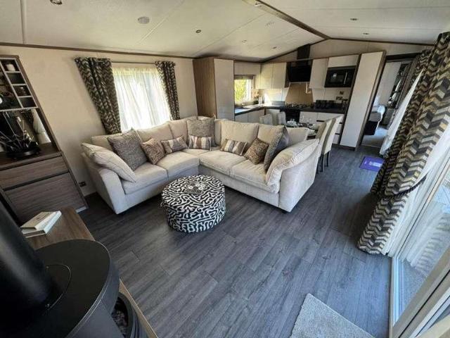 2 bed property for sale