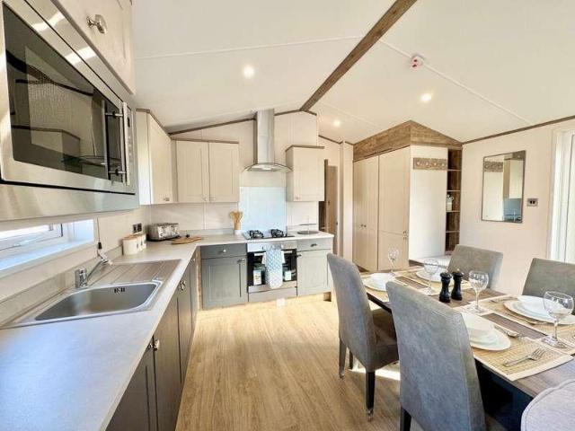 2 bed property for sale