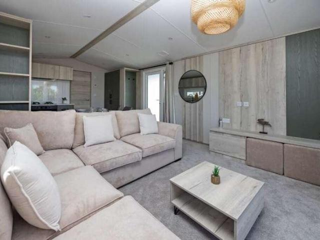 2 bed property for sale