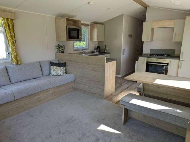 2 bed property for sale