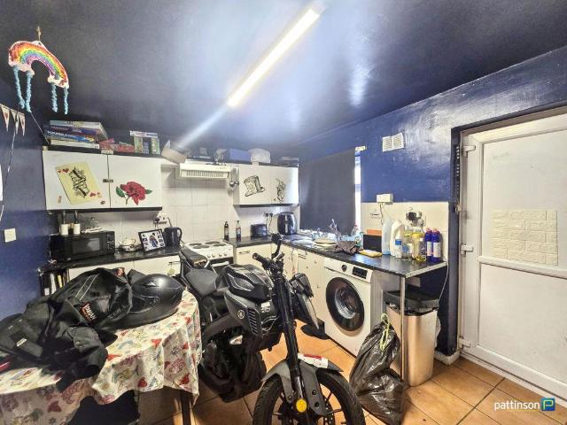 2 bed property for sale