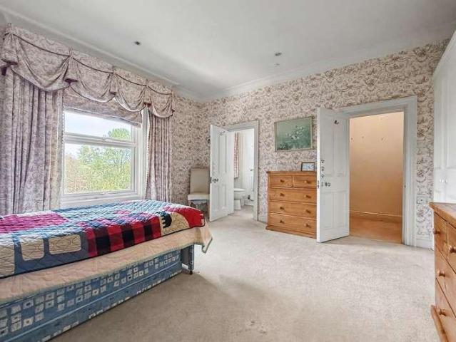 2 bed property for sale
