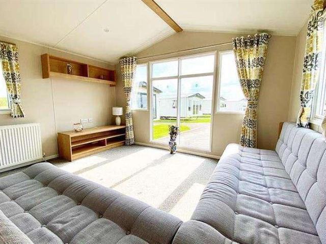 2 bed property for sale