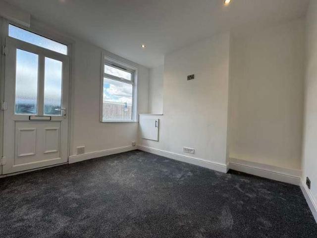 2 bed property for sale