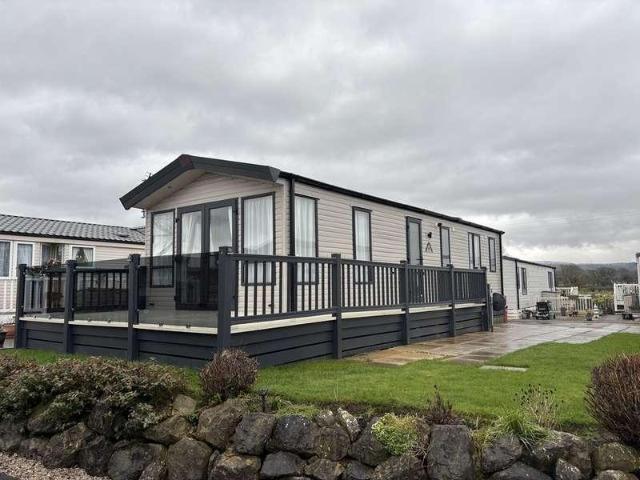 2 bed property for sale