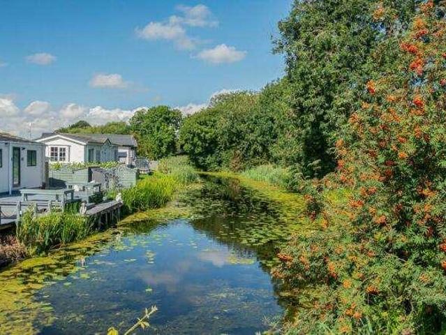 2 bed property for sale
