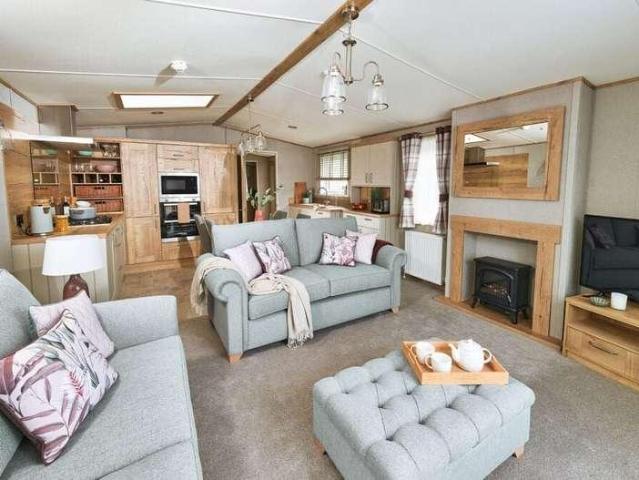 2 bed property for sale