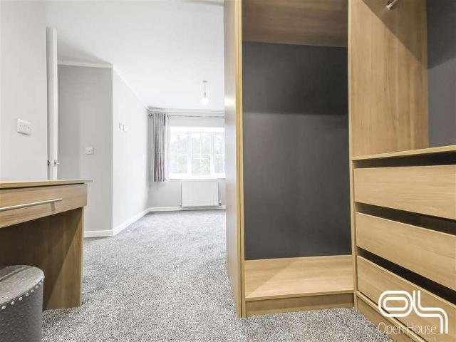 2 bed property for sale