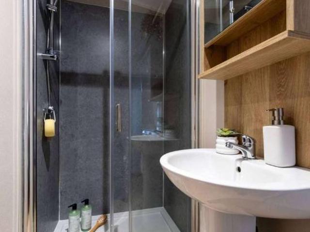 2 bed property for sale