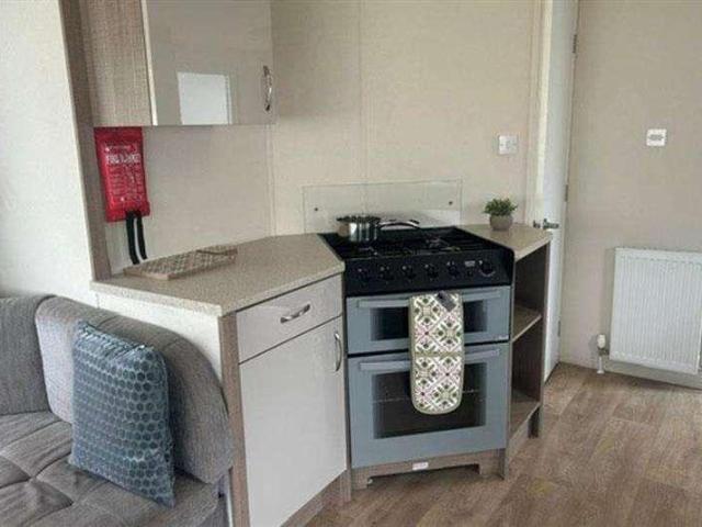 2 bed property for sale