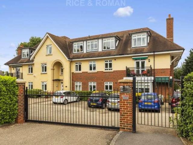 2 bed property for sale