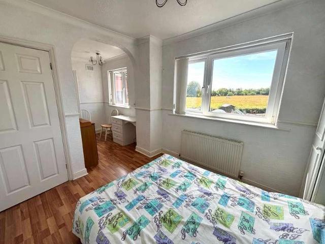 2 bed property for sale