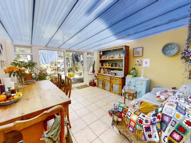 2 bed property for sale