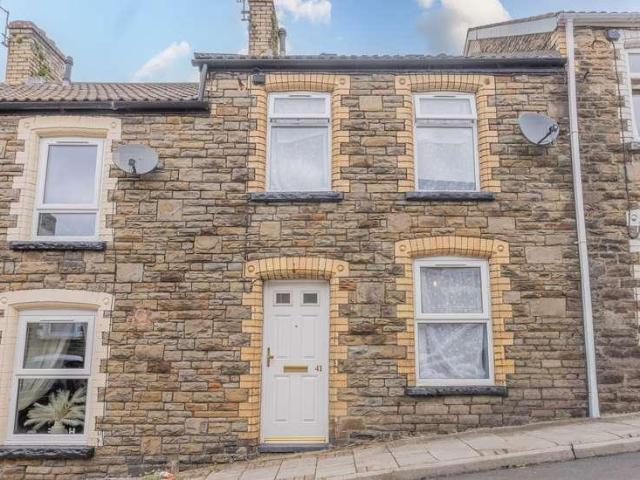 2 bed property for sale