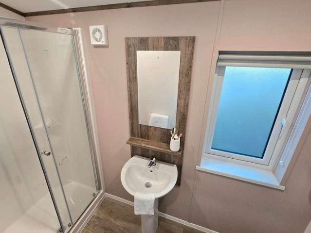 2 bed property for sale