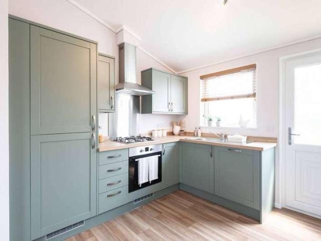 2 bed property for sale