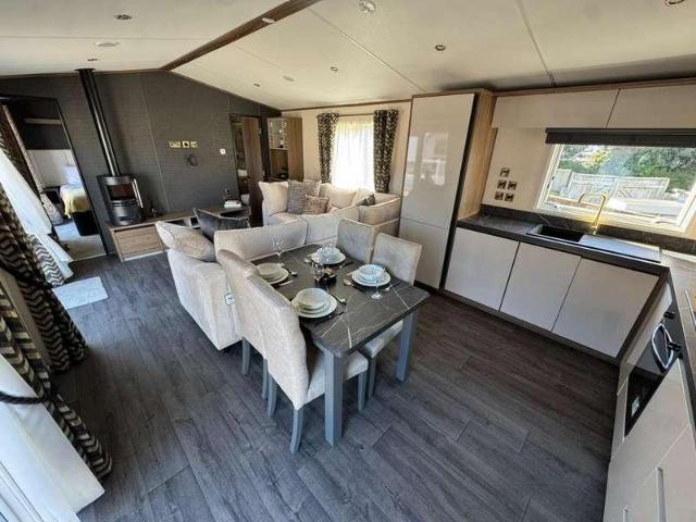 2 bed property for sale