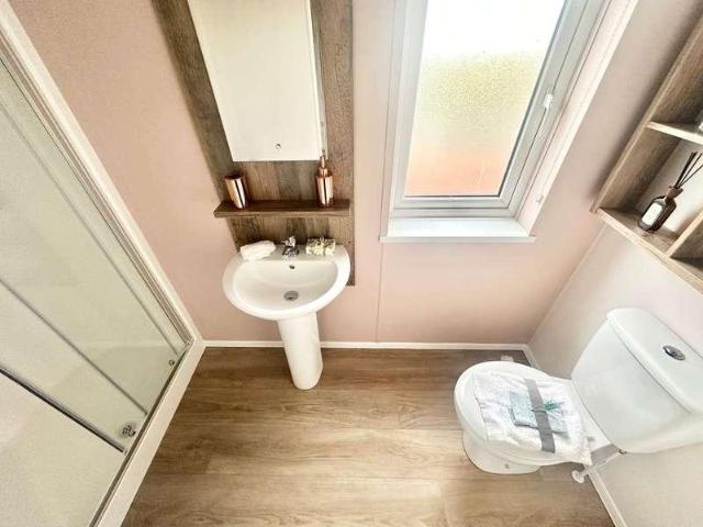 2 bed property for sale