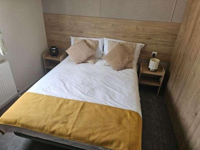 2 bed property for sale