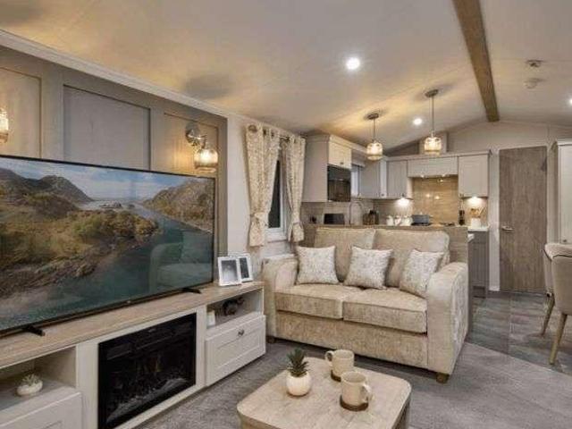 2 bed property for sale