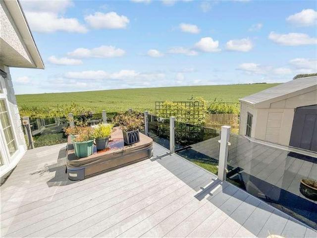 2 bed property for sale