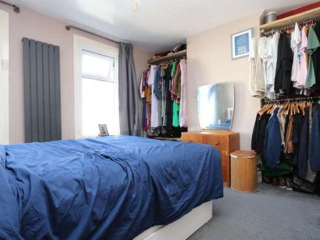 2 bed property for sale