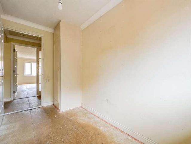 2 bed property for sale