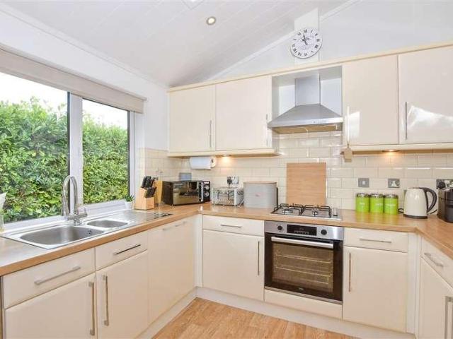 2 bed property for sale