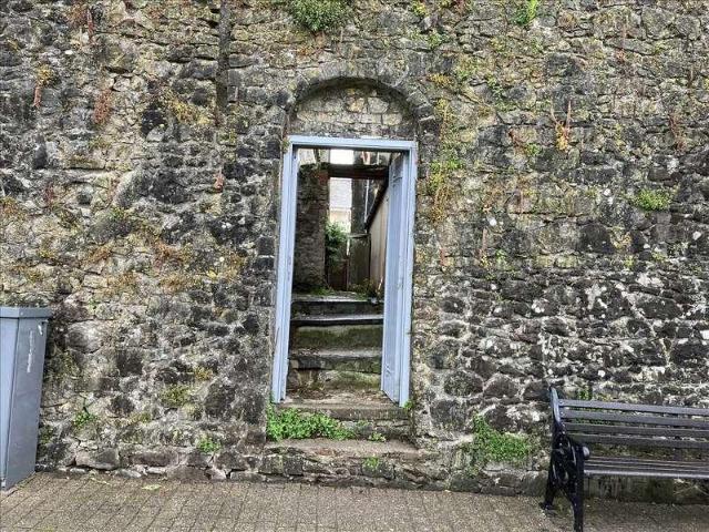 2 bed property for sale