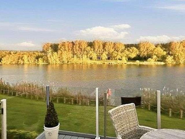 2 bed property for sale