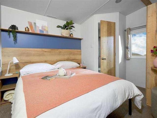 2 bed property for sale