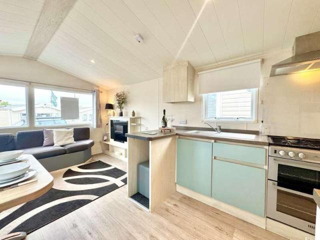 2 bed property for sale