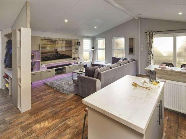 2 bed property for sale
