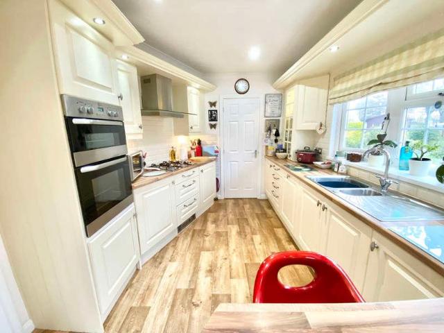 2 bed property for sale