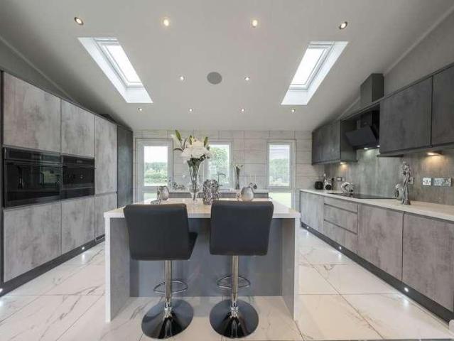 2 bed property for sale