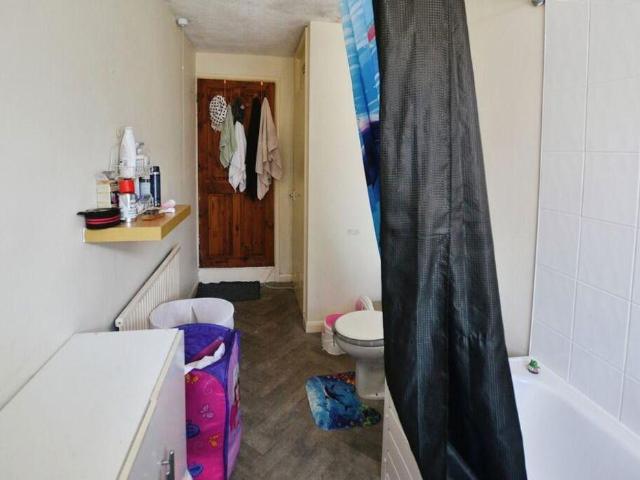 2 bed property for sale
