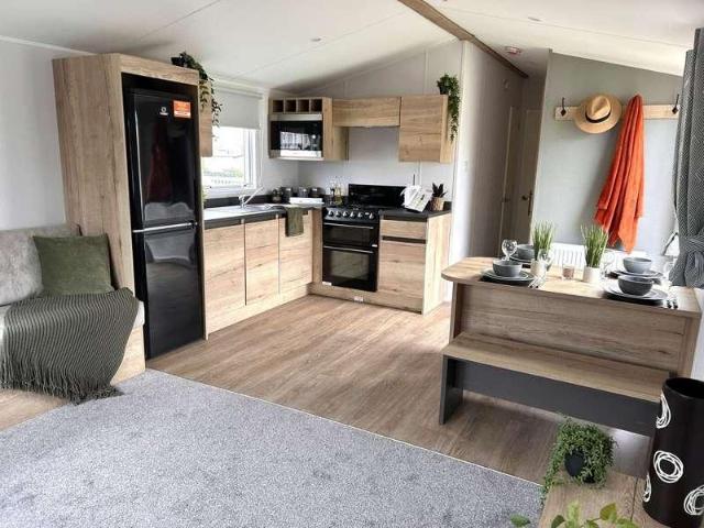 2 bed property for sale