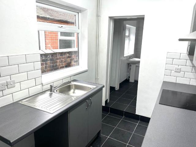 2 bed property for sale