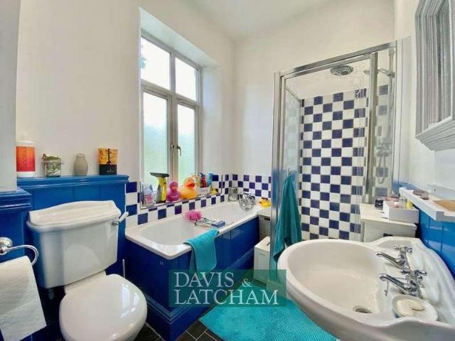 2 bed property for sale