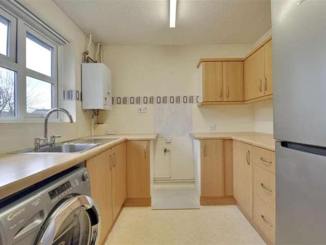 2 bed property for sale