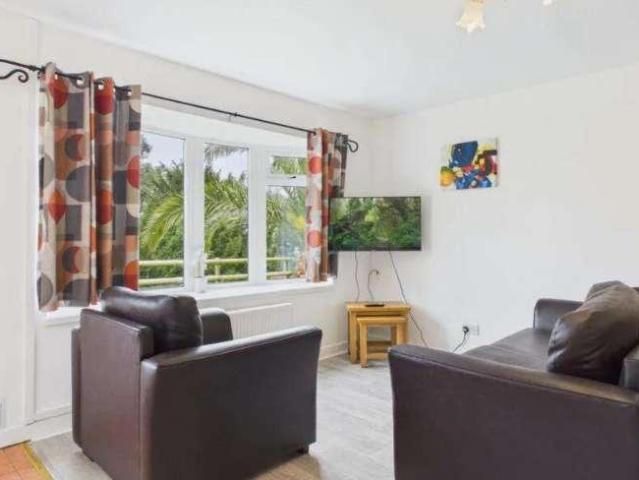 2 bed property for sale