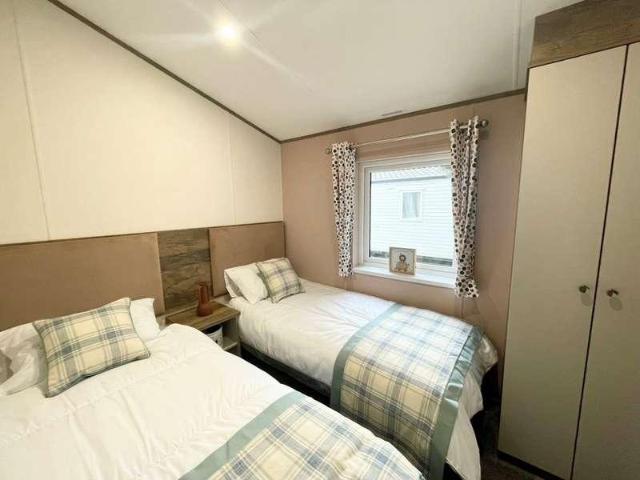 2 bed property for sale