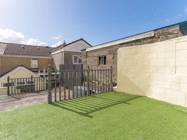 2 bed property for sale