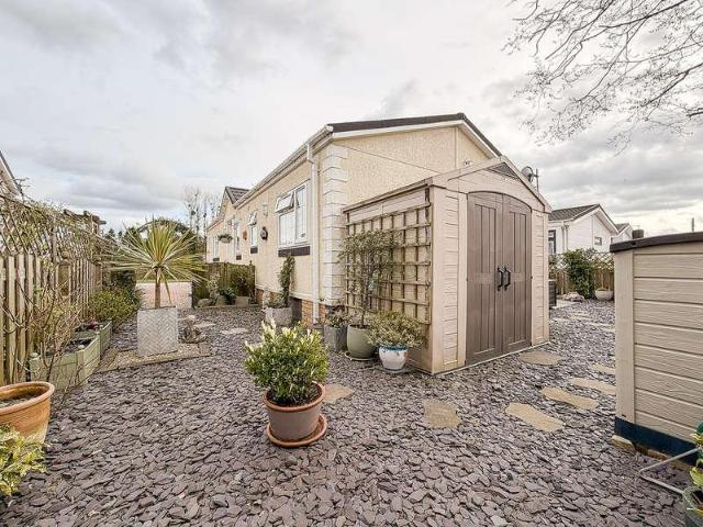 2 bed property for sale