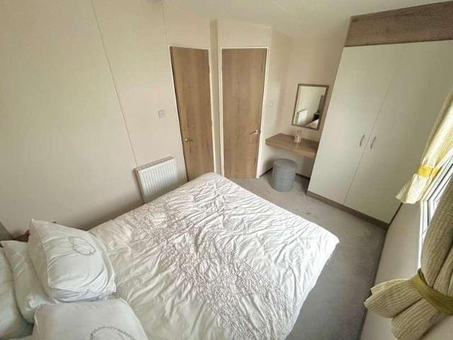 2 bed property for sale