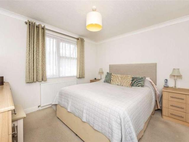 2 bed property for sale