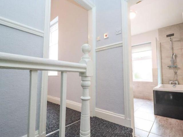 2 bed property for sale