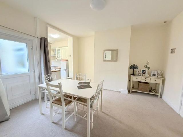 2 bed property for sale