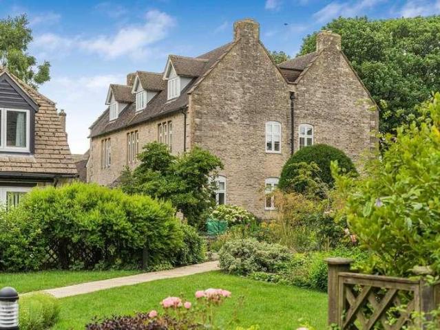 2 bed property for sale